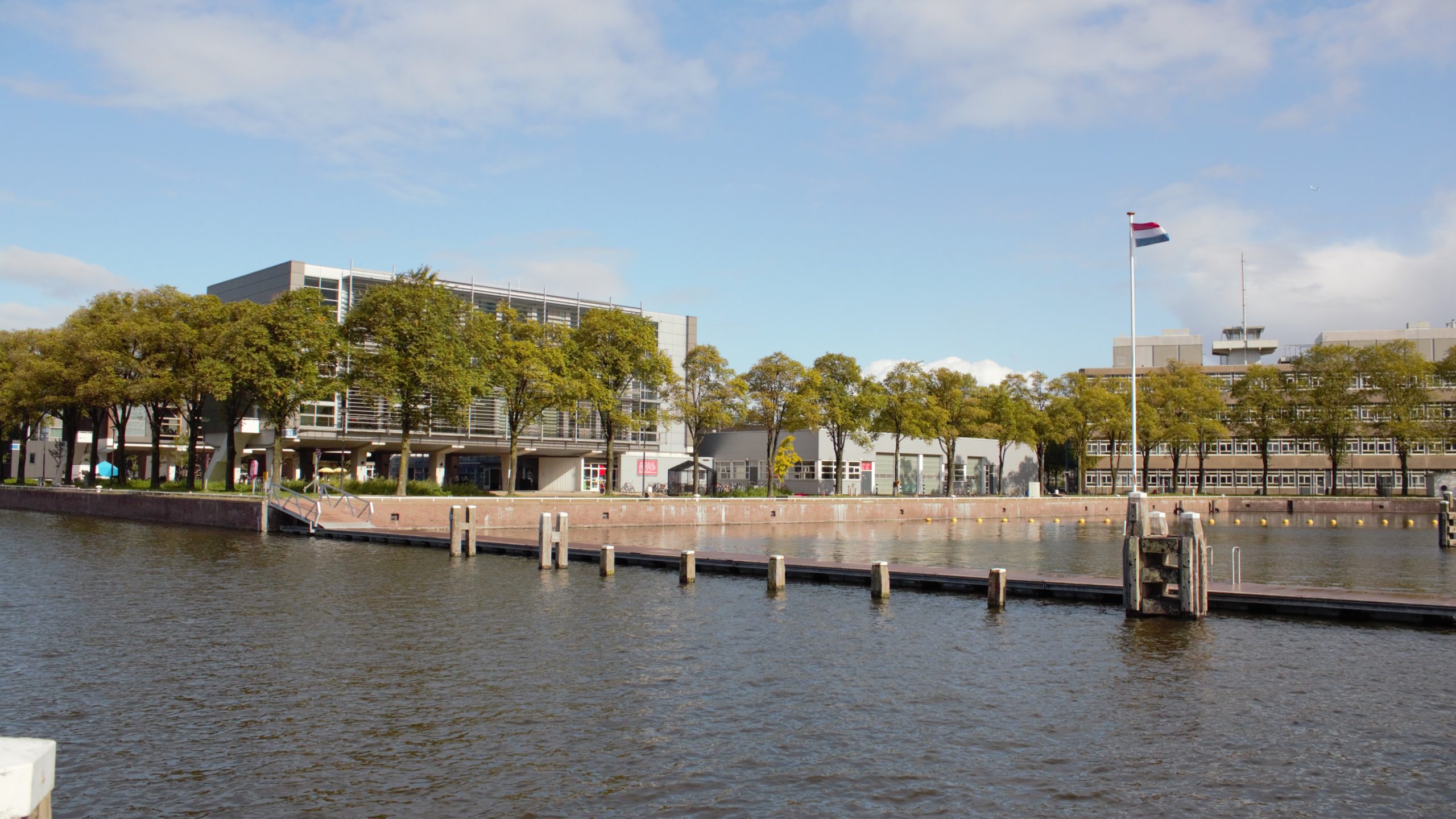 Marineterrein remains accessible, all restaurants are closed ...